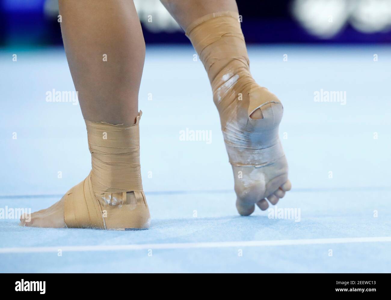 Artistic gymnastics feet hi-res stock photography and images - Alamy