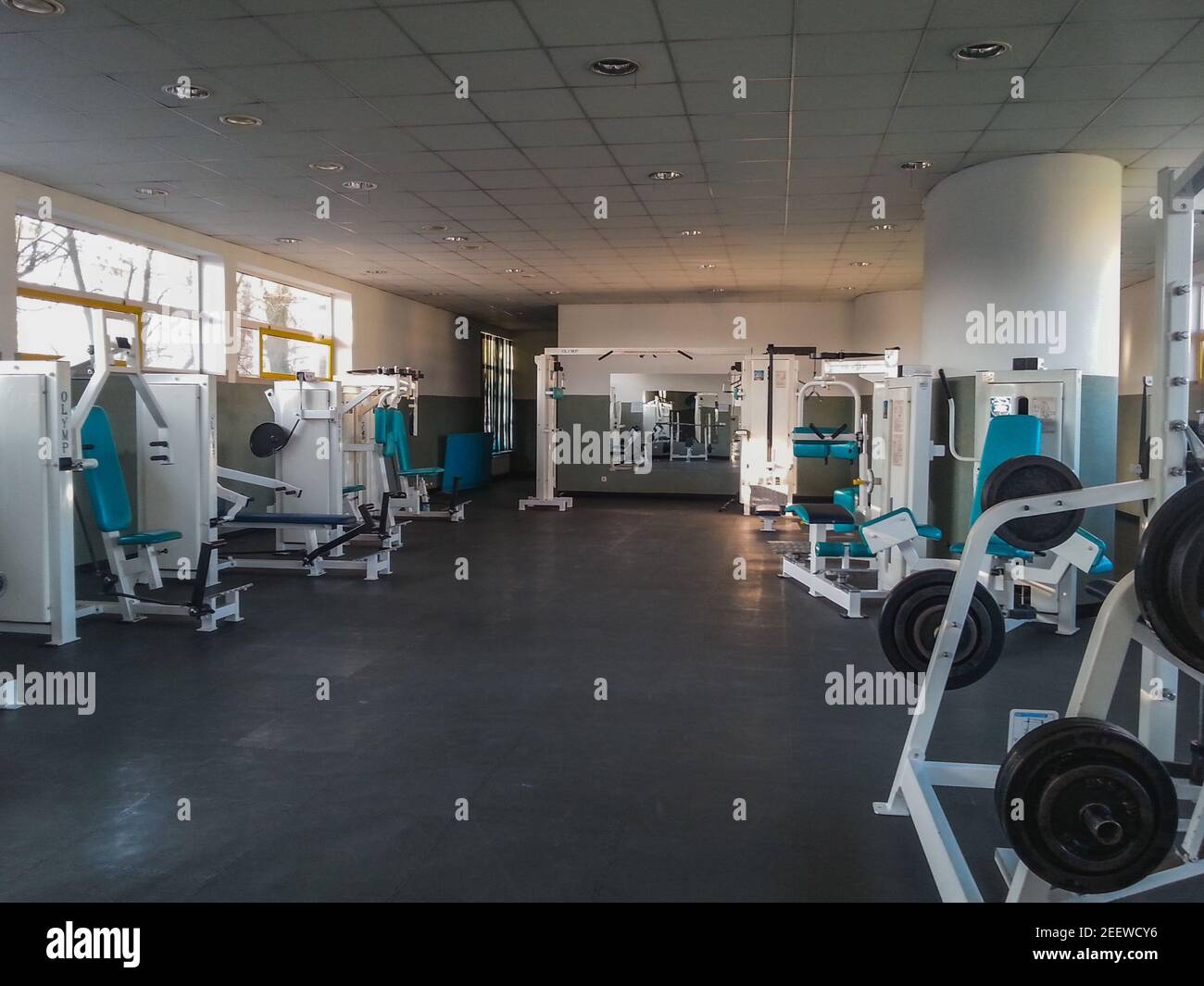 Empty gym hi-res stock photography and images - Alamy