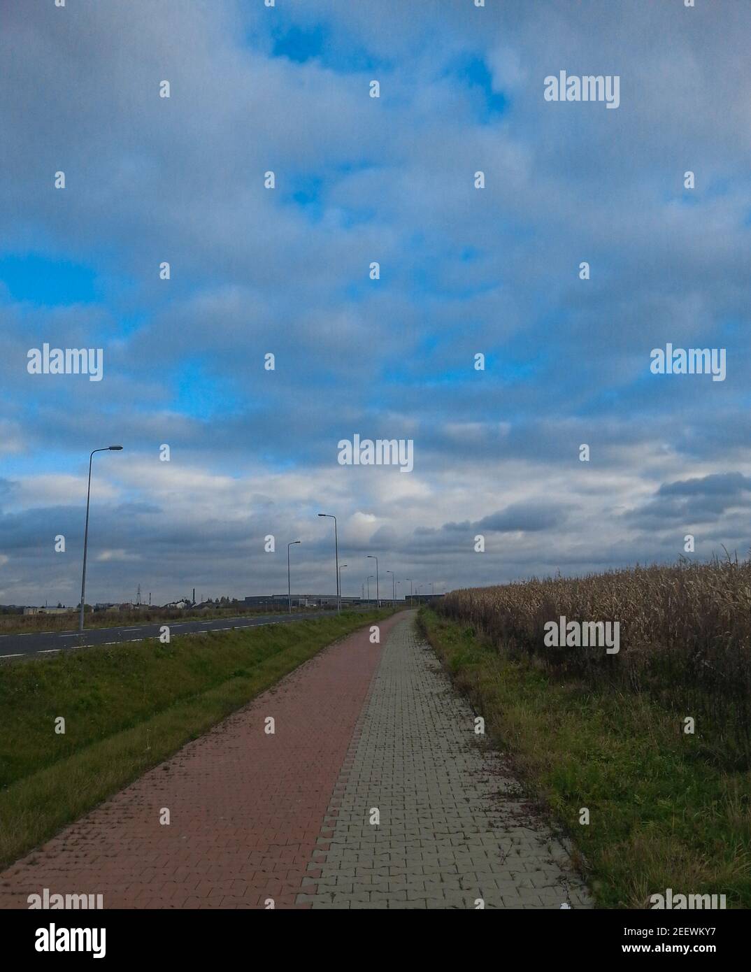 Sidewalk way hi-res stock photography and images - Alamy