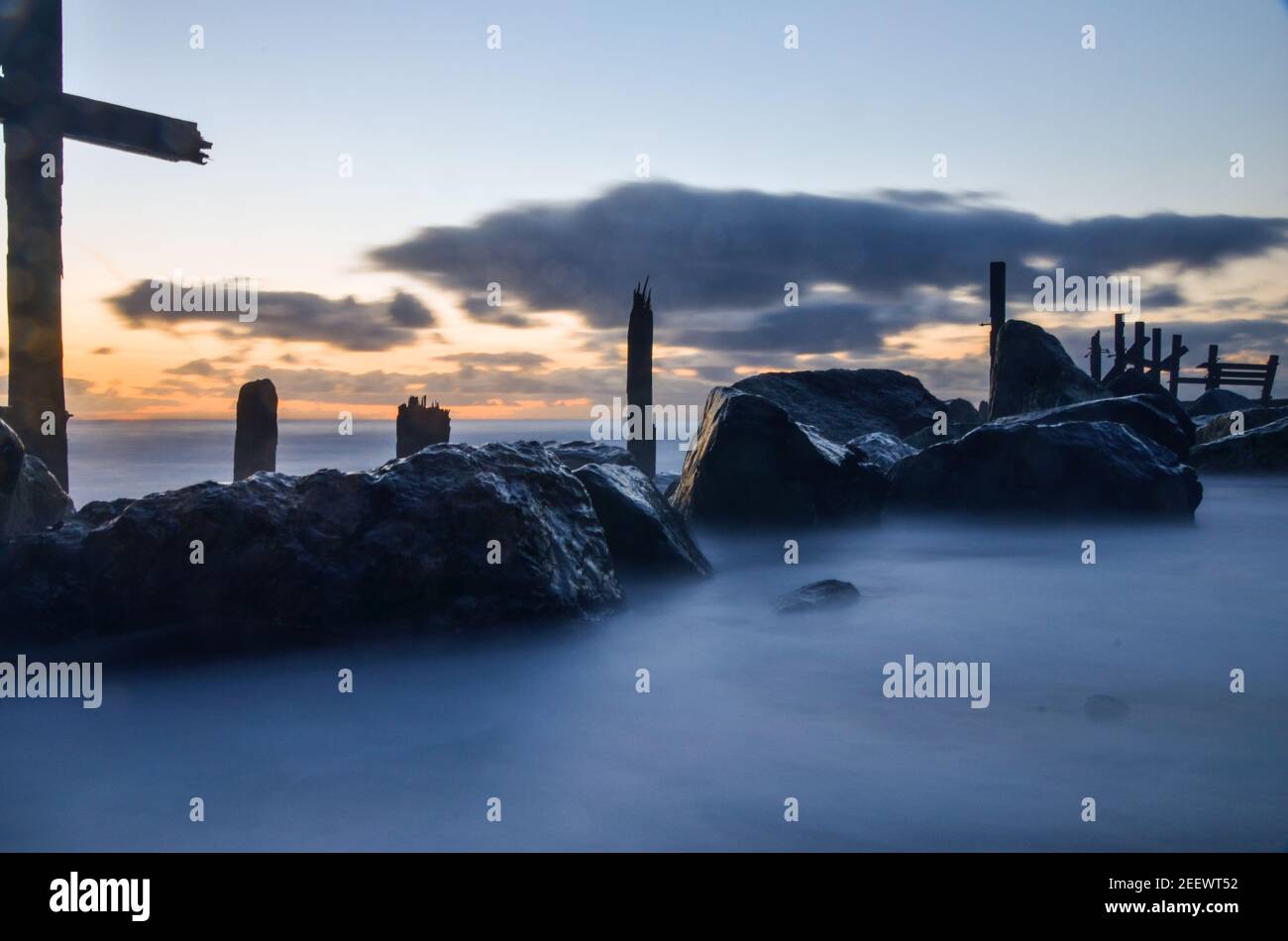 Happisburgh beach sunset hi-res stock photography and images - Alamy