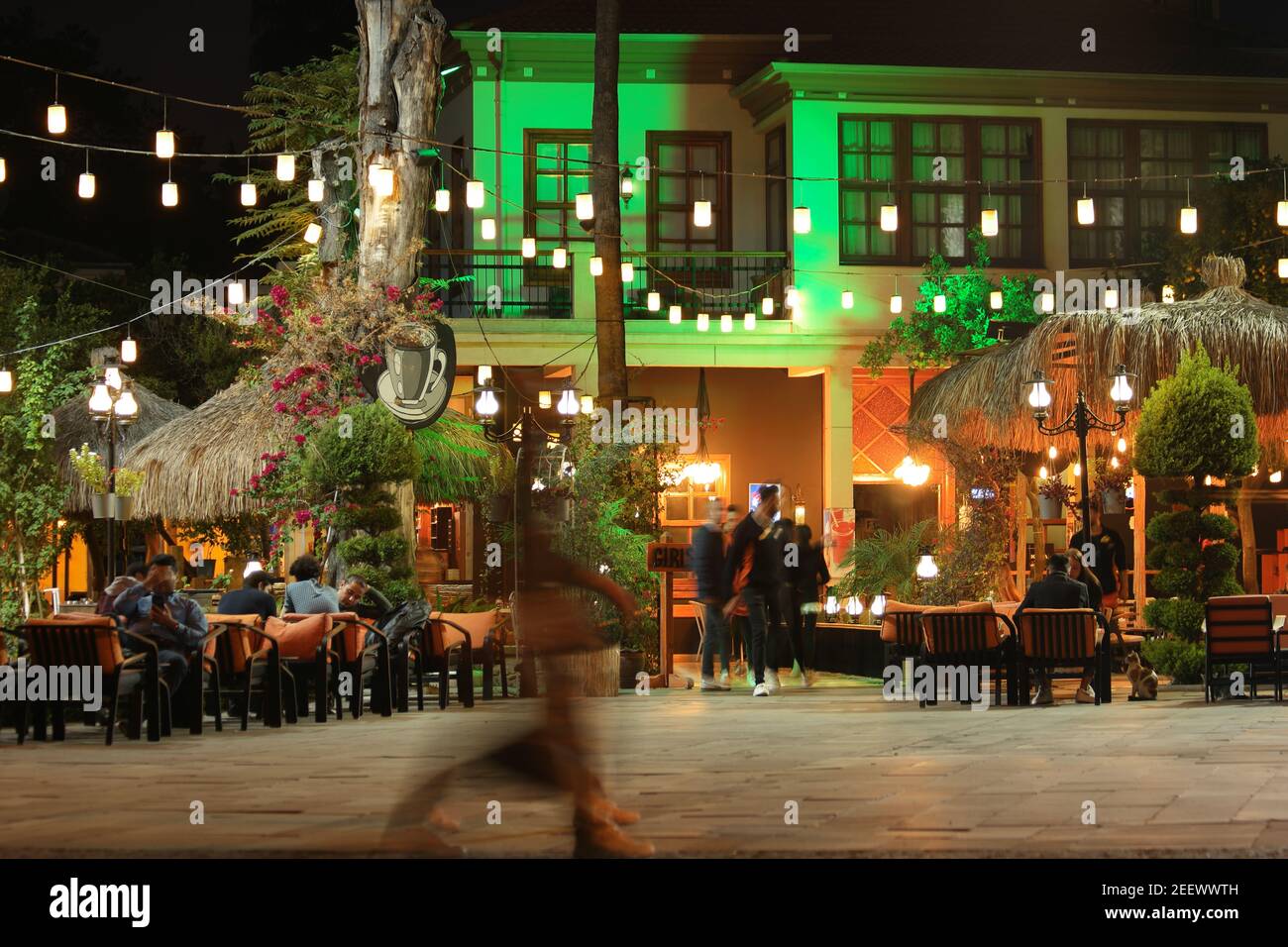 Night view of beautifully illuminated restaurant Stock Photo - Alamy