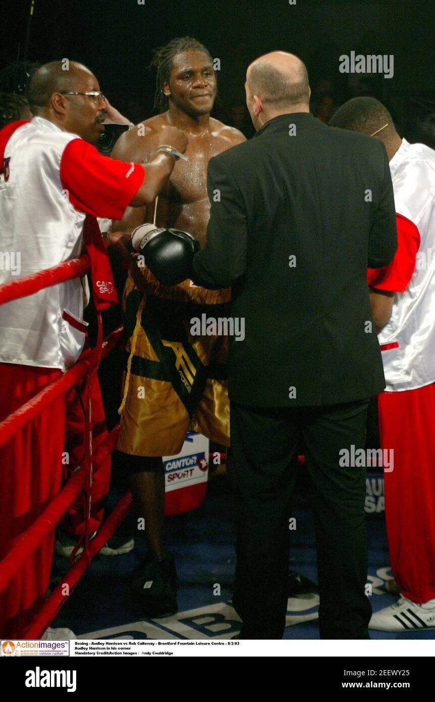 Brentford fountain hi-res stock photography and images - Alamy