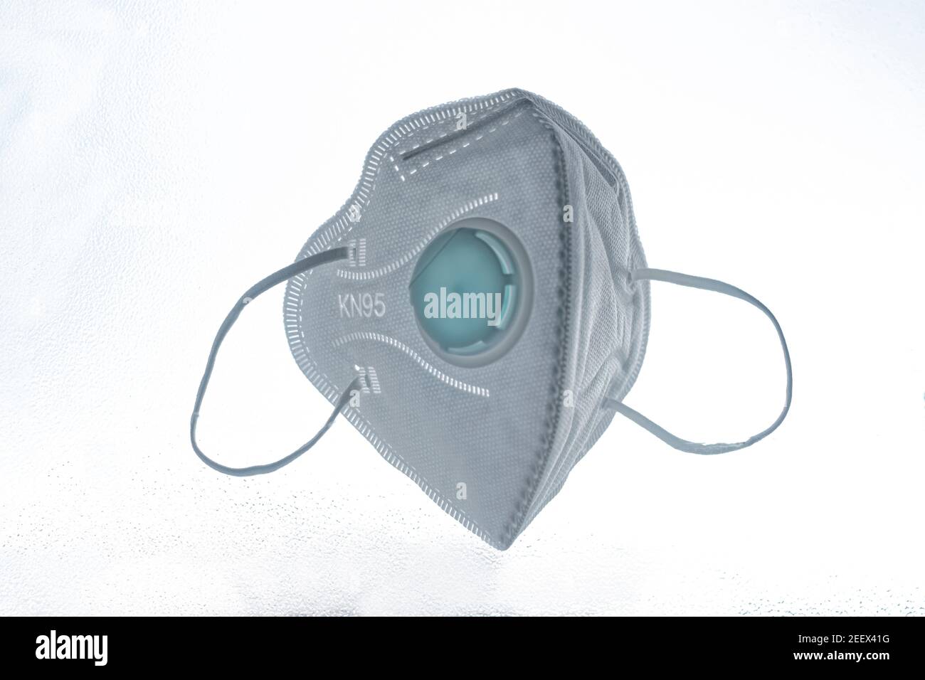 mask FPP2 KN95 for protection against coronavirus COVID19 white ...