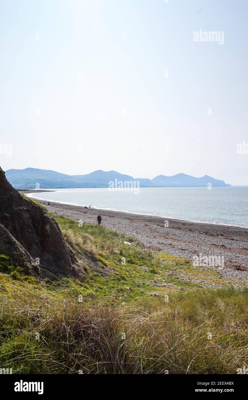 Dinas dinlle beach hi-res stock photography and images - Alamy