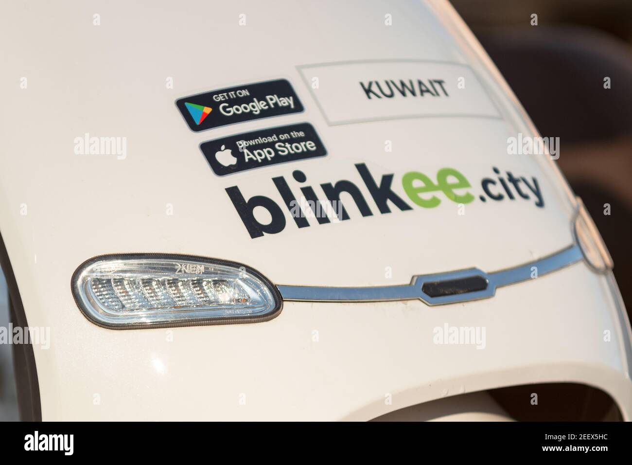 Google play store logo hi-res stock photography and images - Alamy