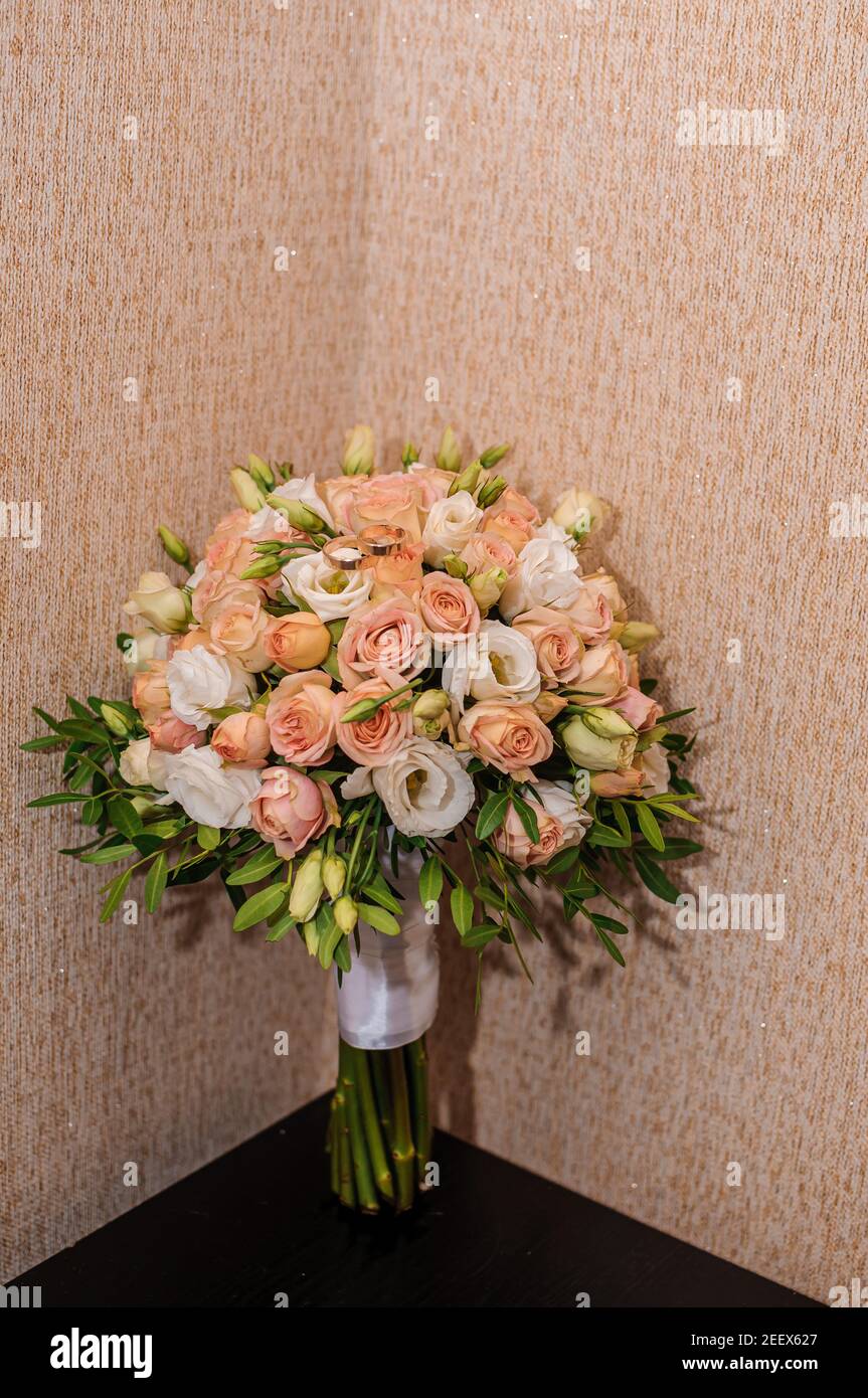Bridal bouquet with orange roses Stock Photo - Alamy