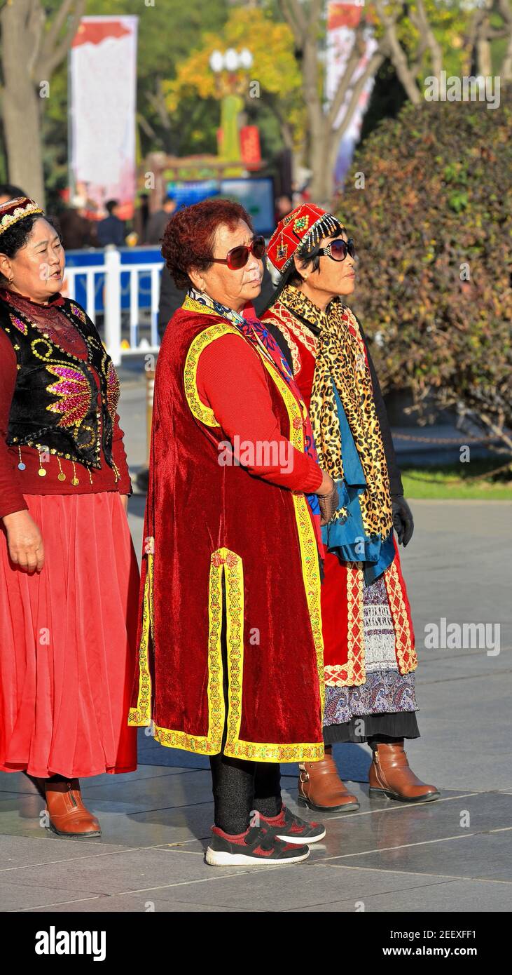 Dancers braided hat hi-res stock photography and images - Alamy