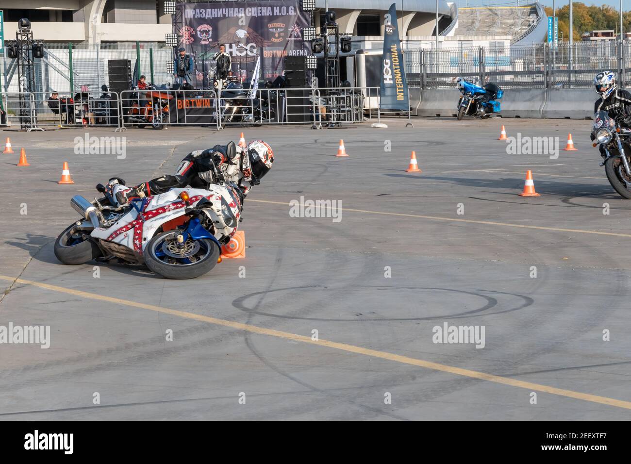 Motorcycle on a race track hi-res stock photography and images - Alamy