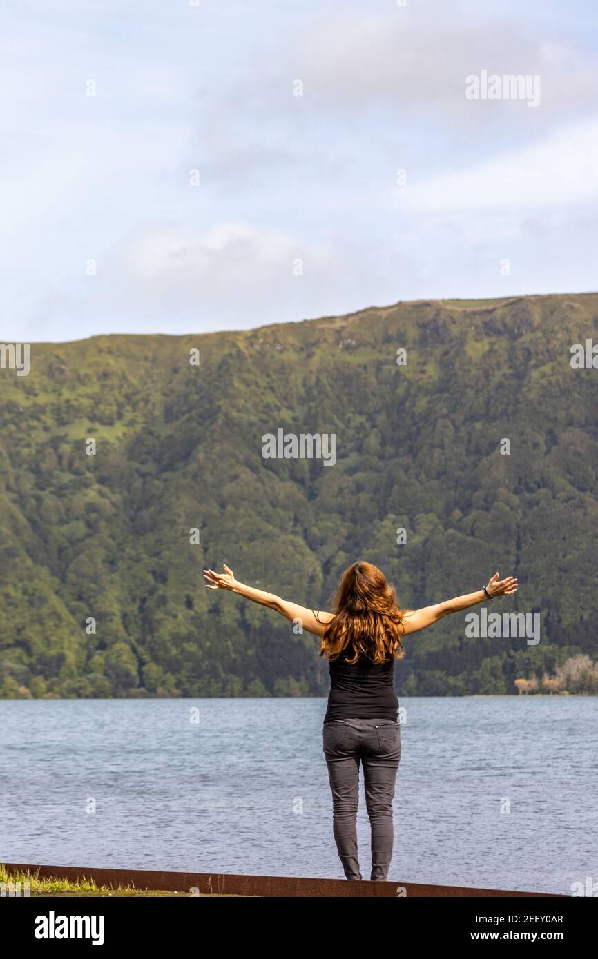 World wide arms hi-res stock photography and images - Alamy