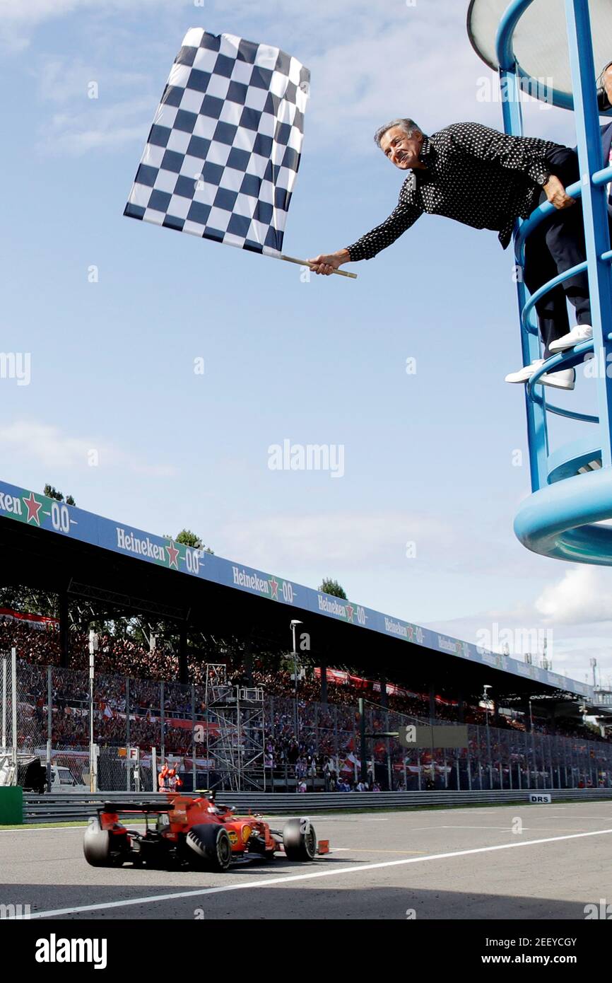 Formula 1 chequered flag hi-res stock photography and images - Alamy