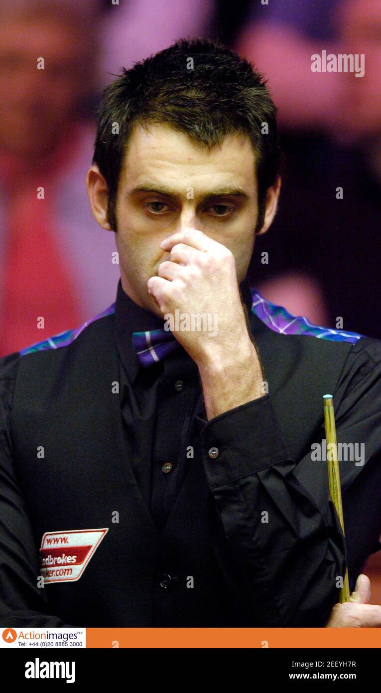 Snooker embassy world championship first round crucible theatre hi-res ...