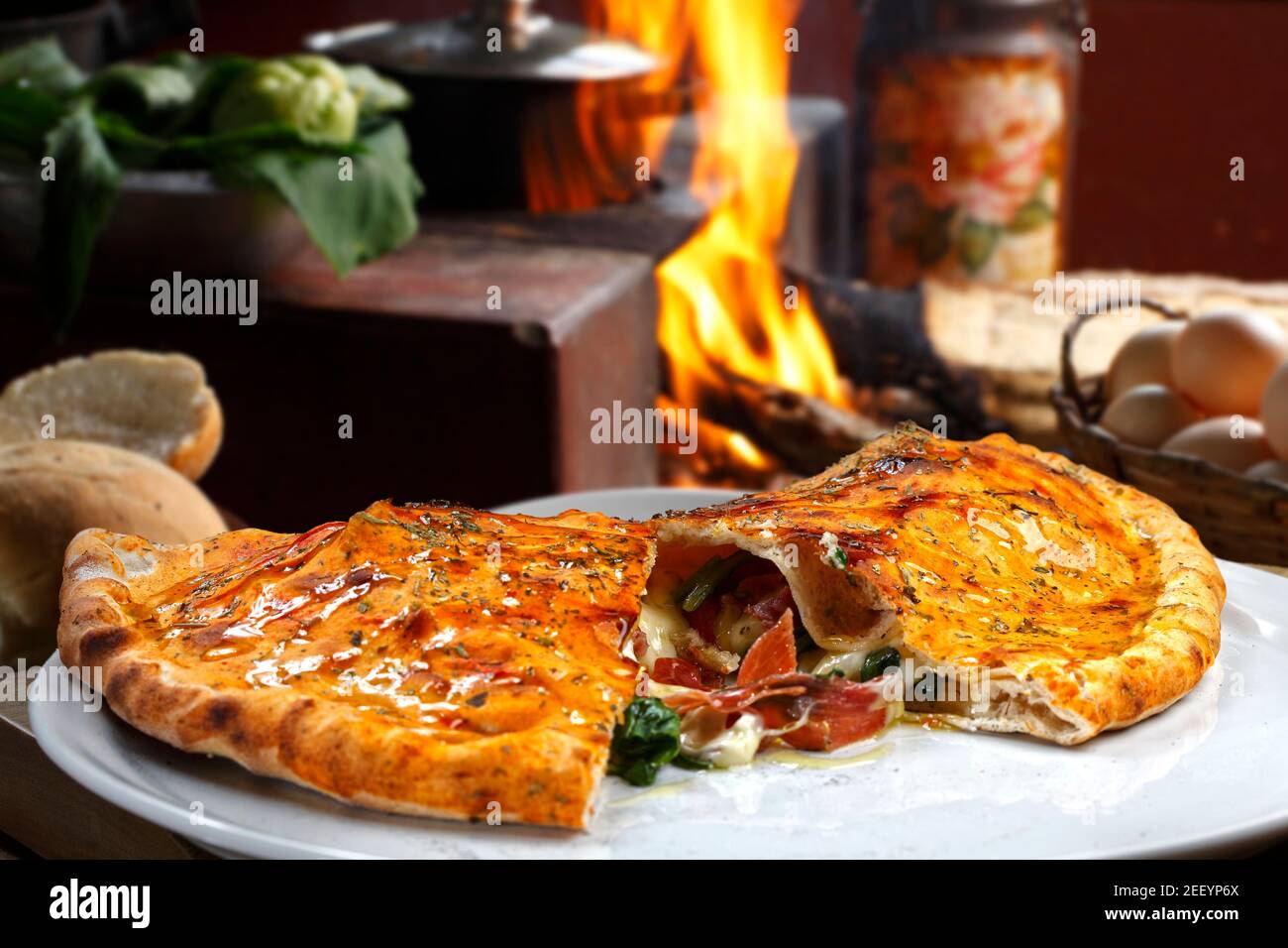 Ricotta cheese calzone hi-res stock photography and images - Alamy