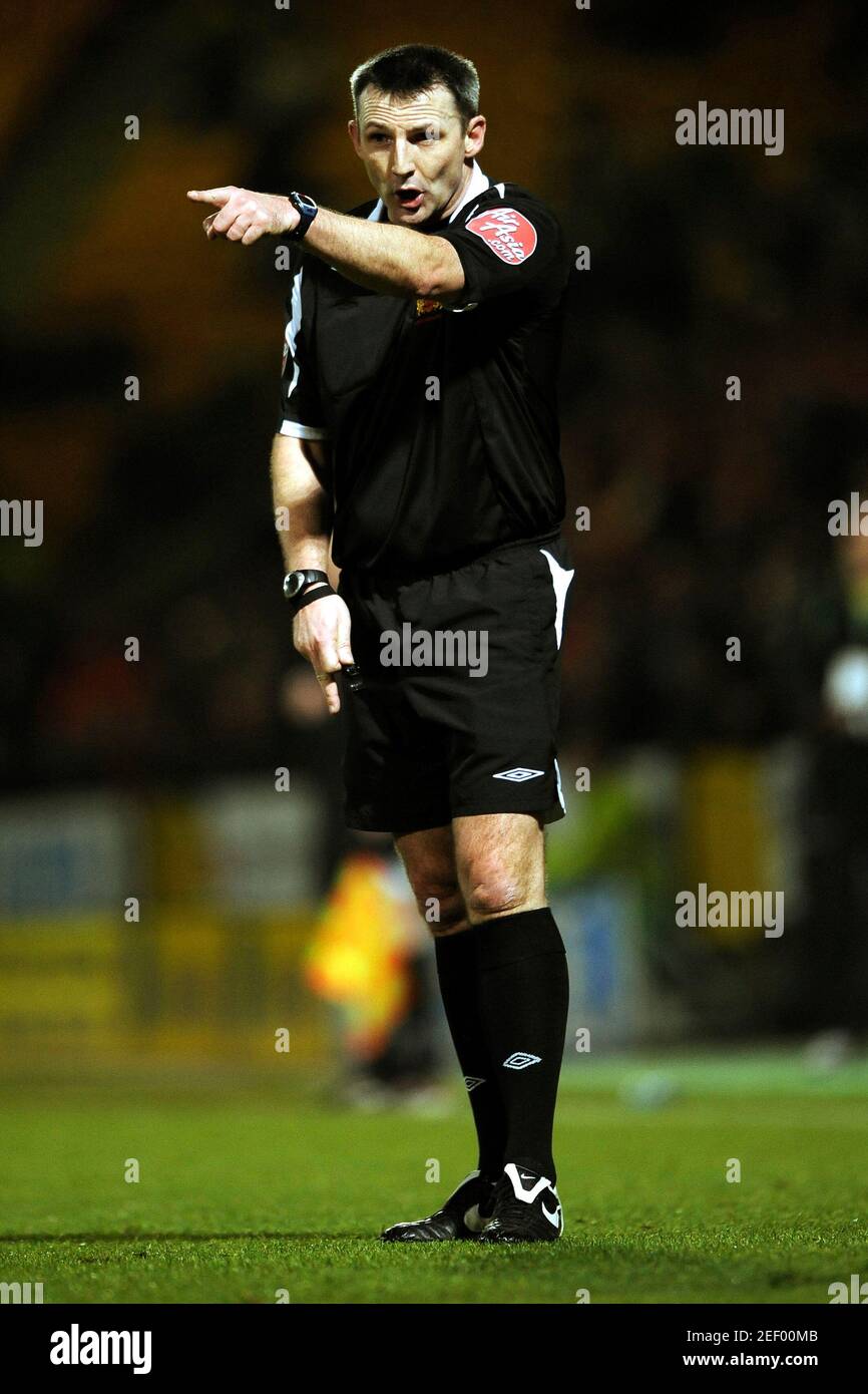 Referee clive oliver hi-res stock photography and images - Alamy