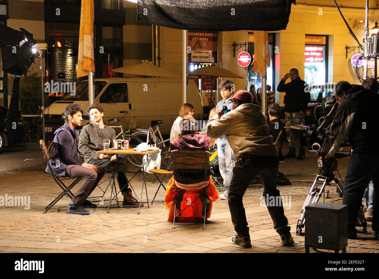 Bollywood movie shooting at night hi-res stock photography and images ...
