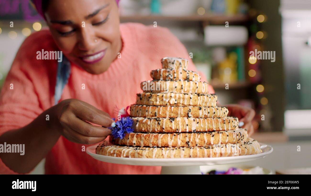NADIYA BAKES, Nadiya Hussain, Celebration Bakes', (Season 1, ep. 108 ...