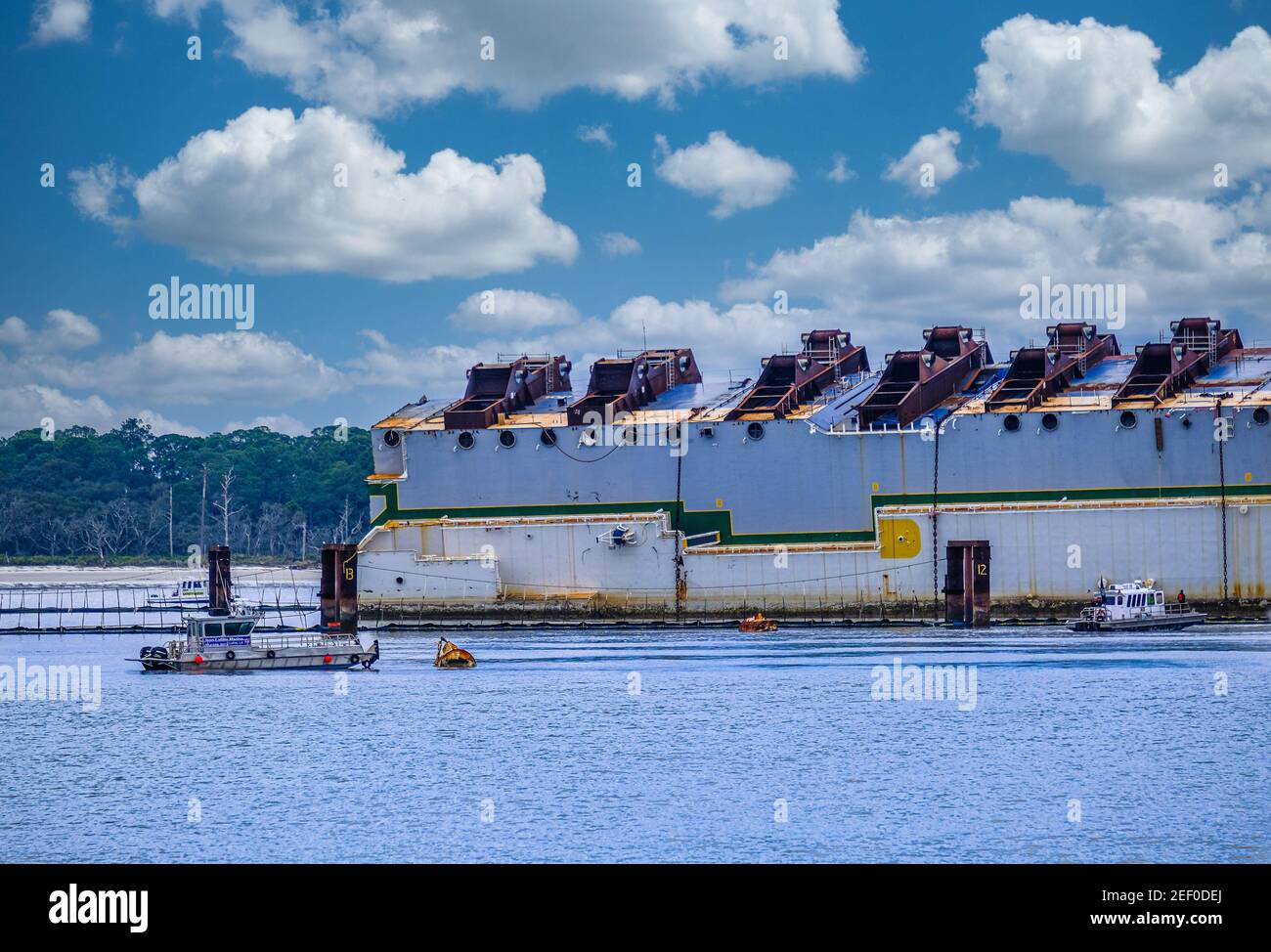 Capsized cargo ship hi-res stock photography and images - Alamy