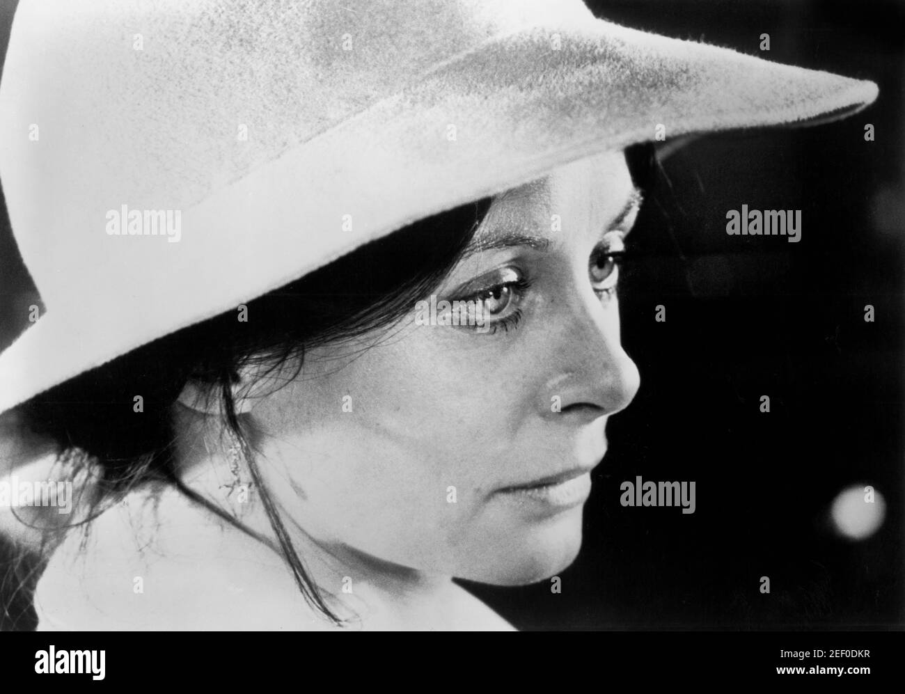 Actress sarah miles hi-res stock photography and images - Alamy