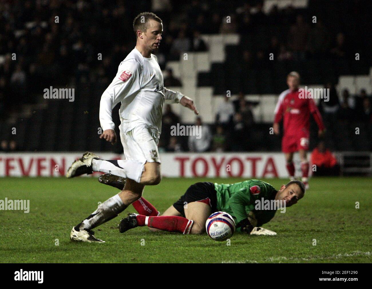 Gavin ward goalkeeper hi-res stock photography and images - Alamy