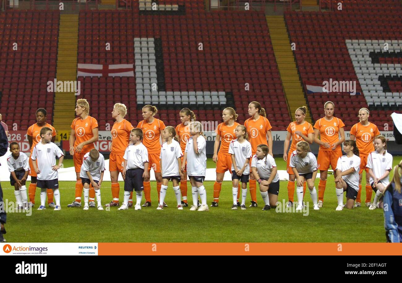 England team group line up eng hi-res stock photography and images - Alamy