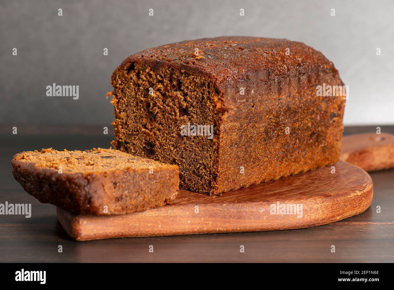 Detailed closeup of a classic date loaf, bread background Stock Photo ...