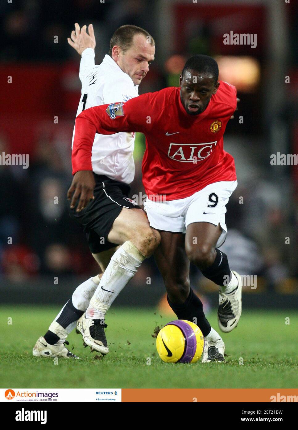Louis saha fulham premier league hi-res stock photography and images ...