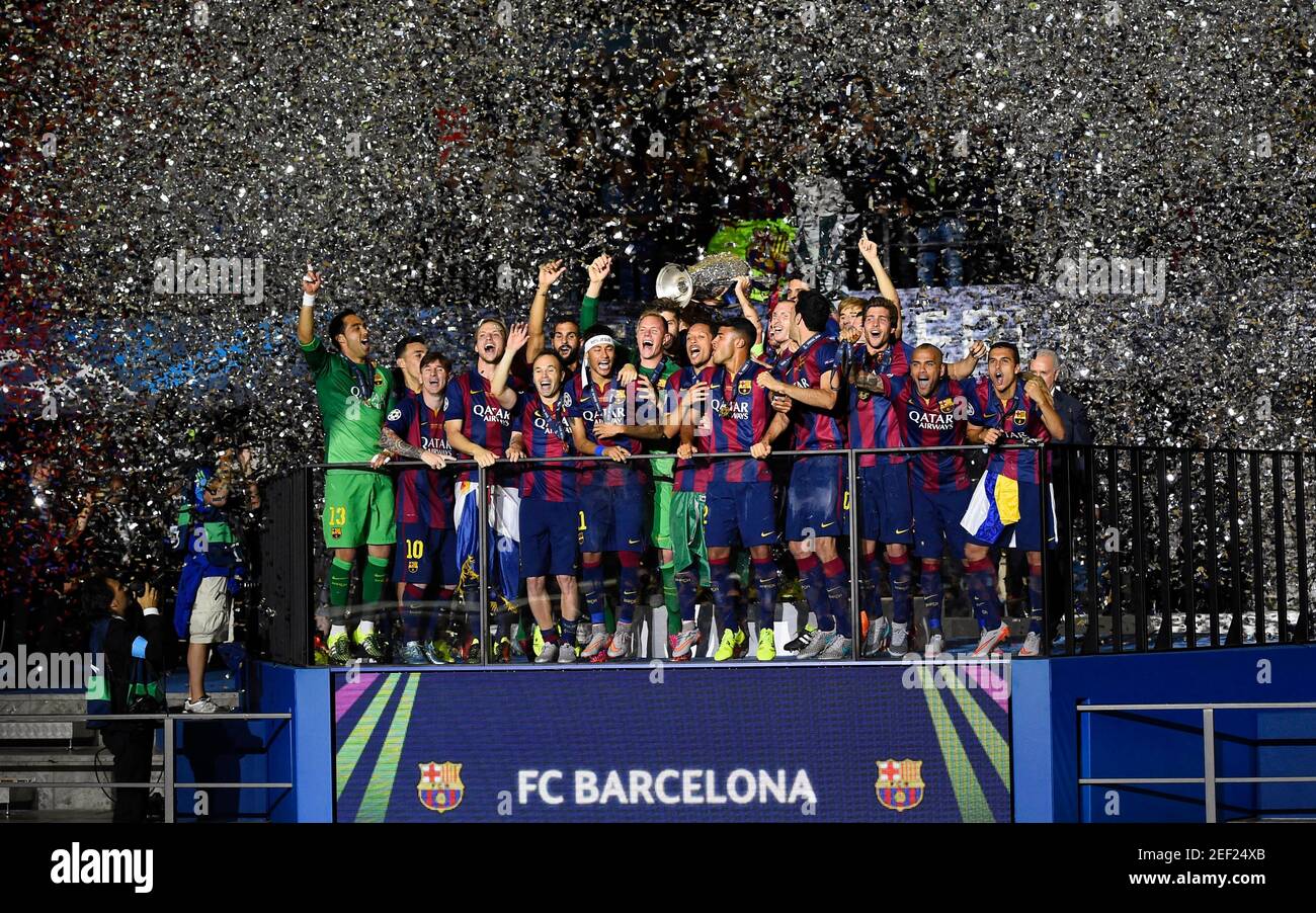 Barcelona celebrate after winning the champions league hi-res stock ...