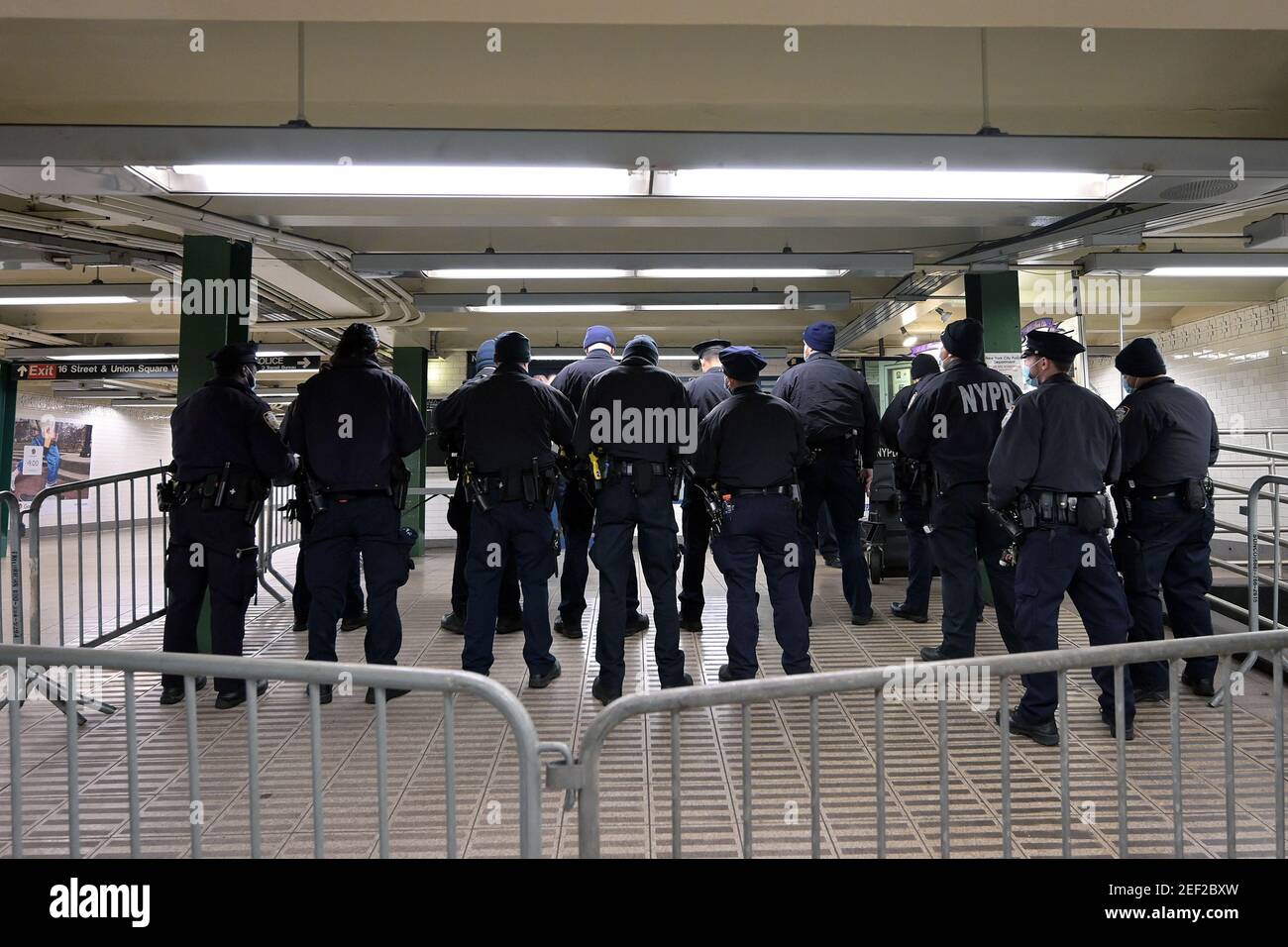 Police shift change hi-res stock photography and images - Alamy