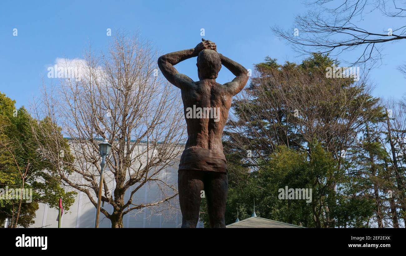 Full body sculpture hi-res stock photography and images - Alamy