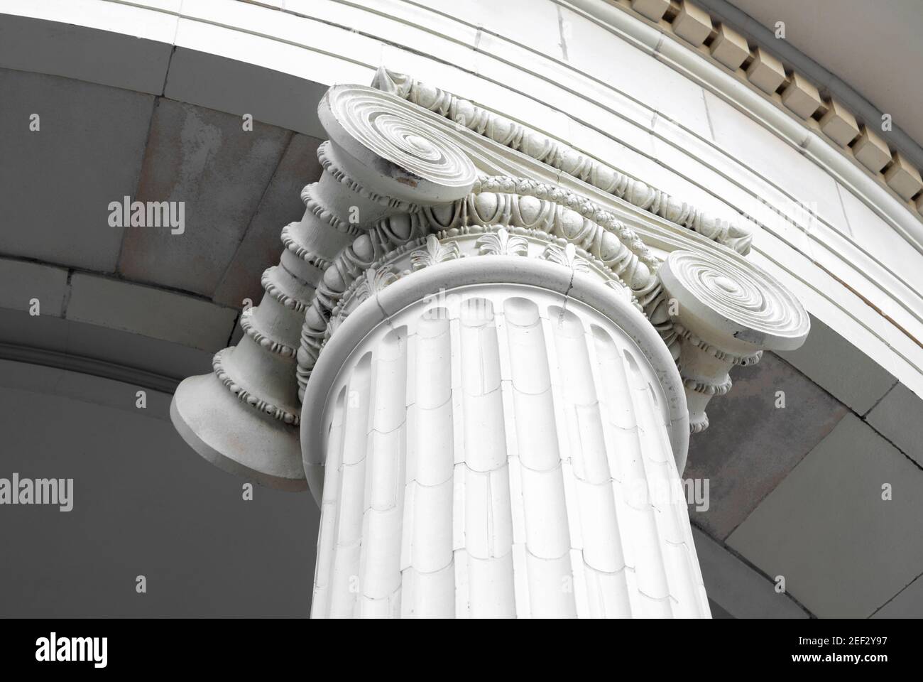 Classic pillar hi-res stock photography and images - Alamy
