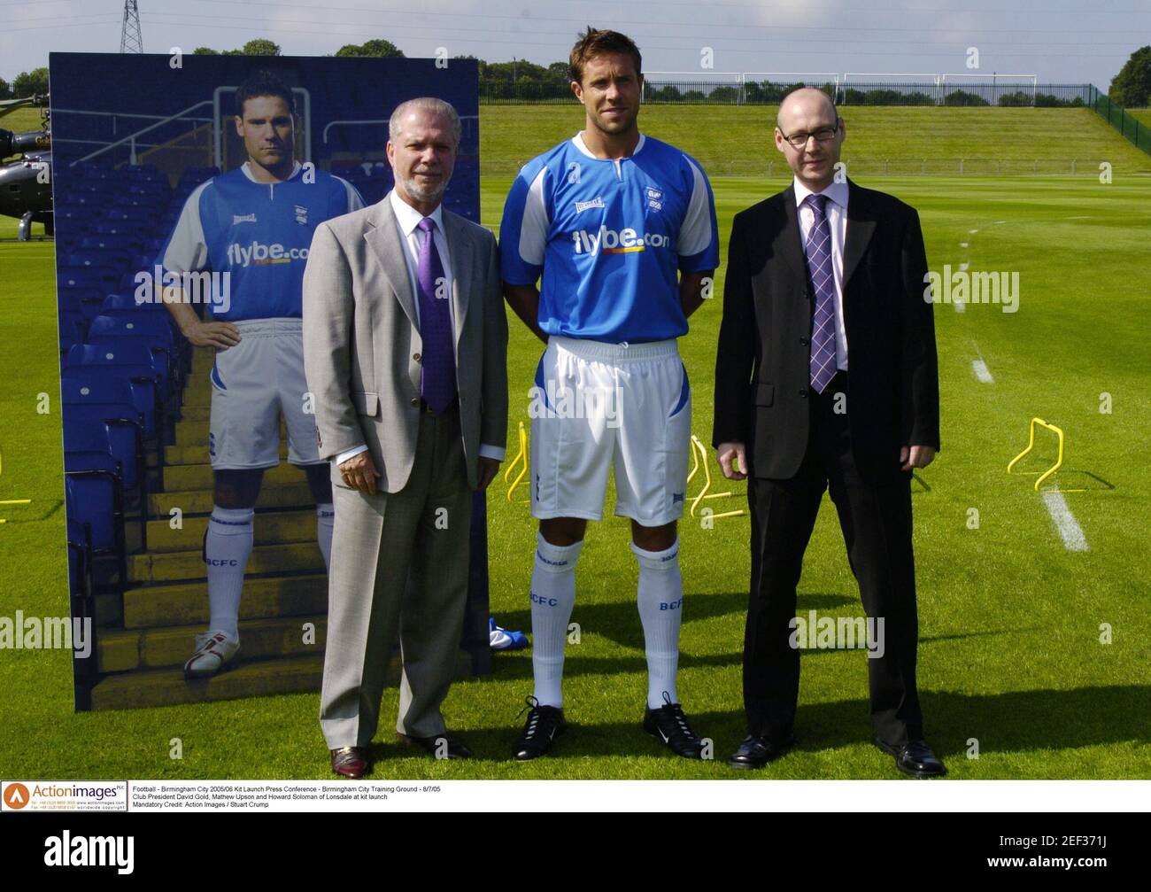 Gold football kit hi-res stock photography and images - Alamy