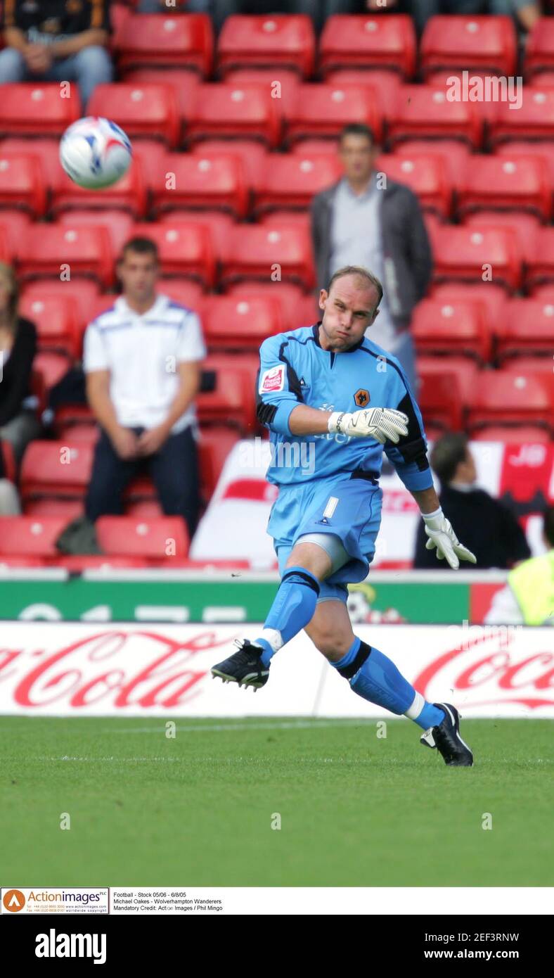 Michael oakes wolverhampton wanderers hi-res stock photography and ...