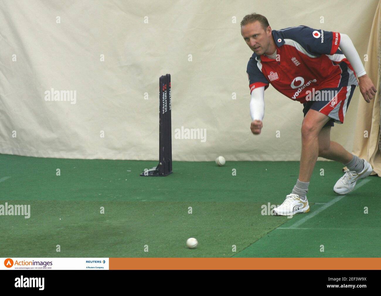 Bowling net practice edgbaston hi-res stock photography and images - Alamy