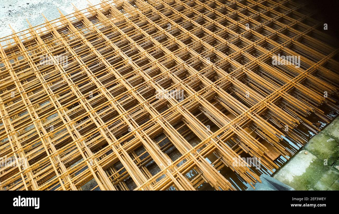 rusted metal mesh to make formwork on site Stock Photo - Alamy