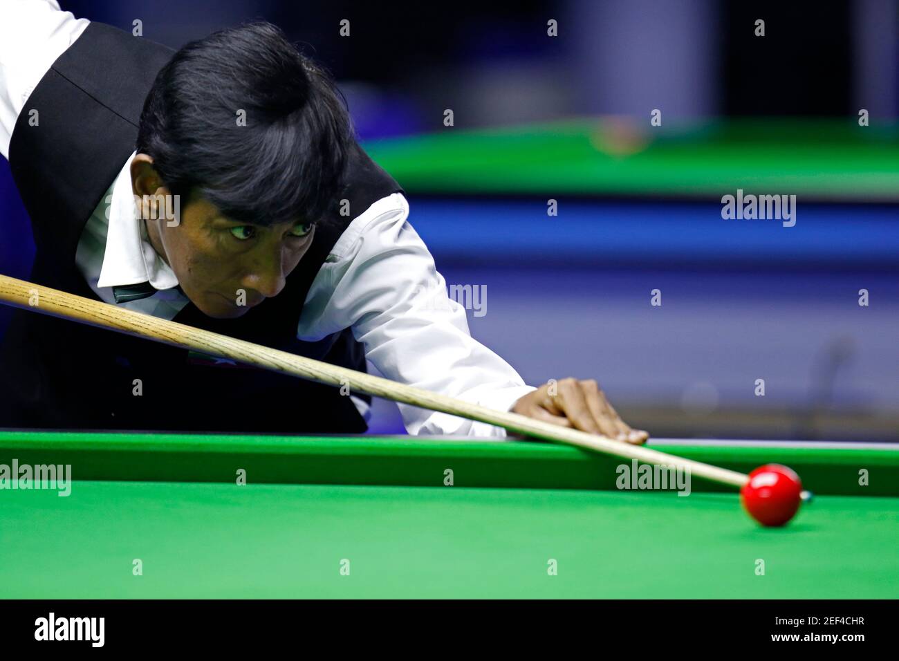 Mens billiards hi-res stock photography and images - Alamy