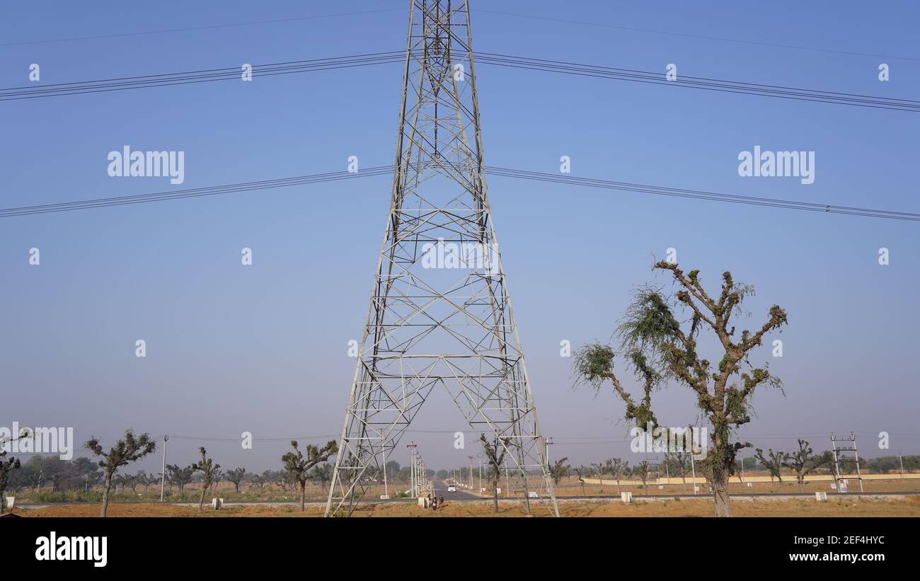 India electric transmission lines hi-res stock photography and images ...