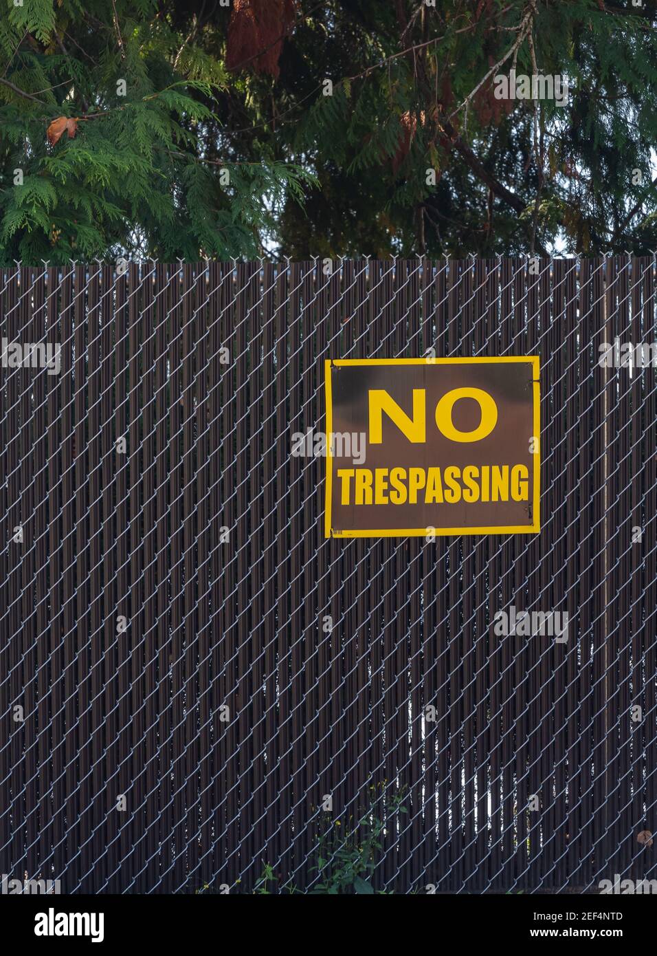 No entry sign chain hi-res stock photography and images - Alamy