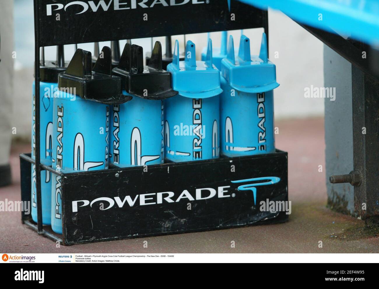 Powerade bottles hi-res stock photography and images - Alamy