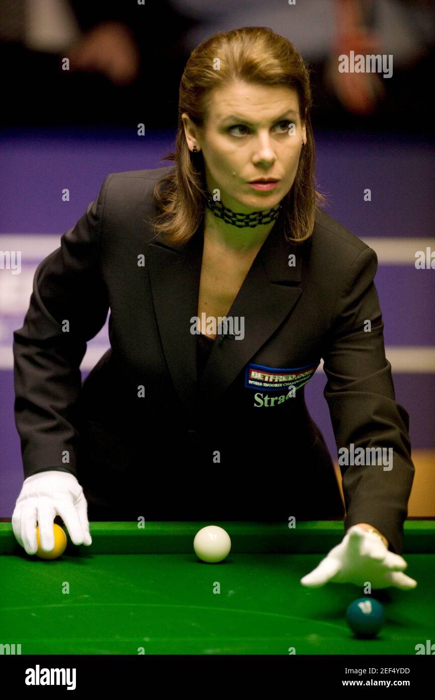 Michaela tabb snooker referee crucible hi-res stock photography and ...