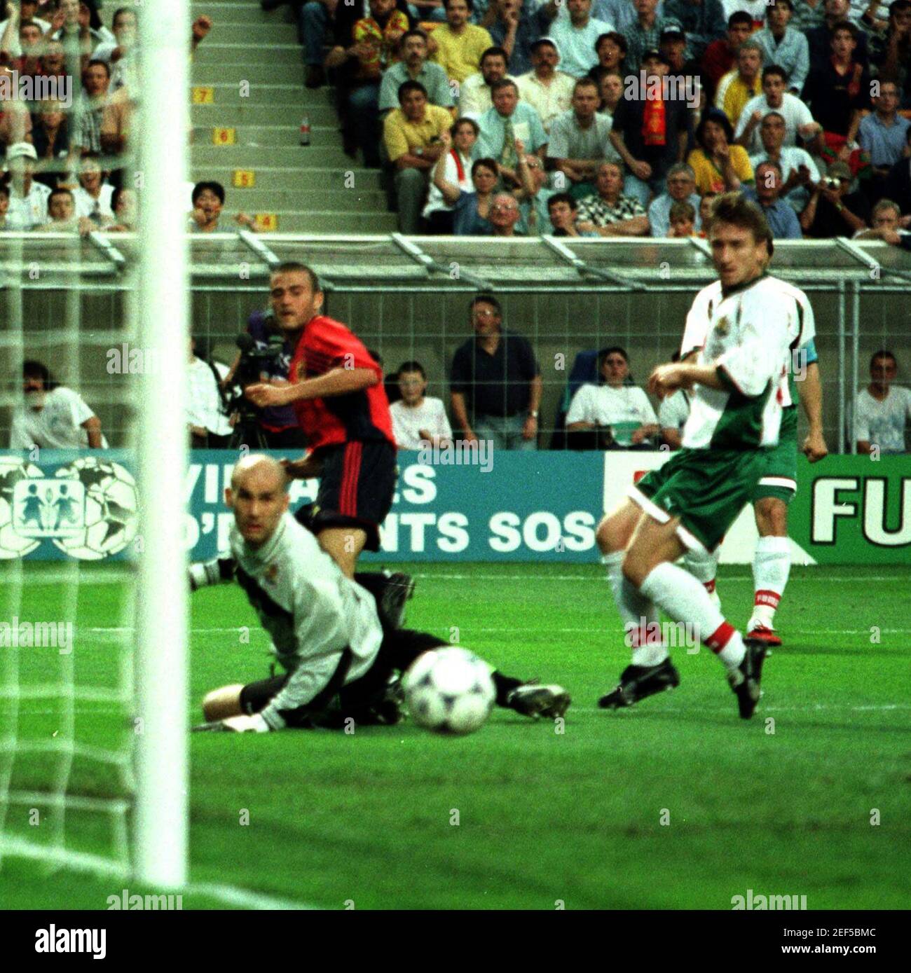 Soccer world cup france 98 group d spain v bulgaria hi-res stock ...