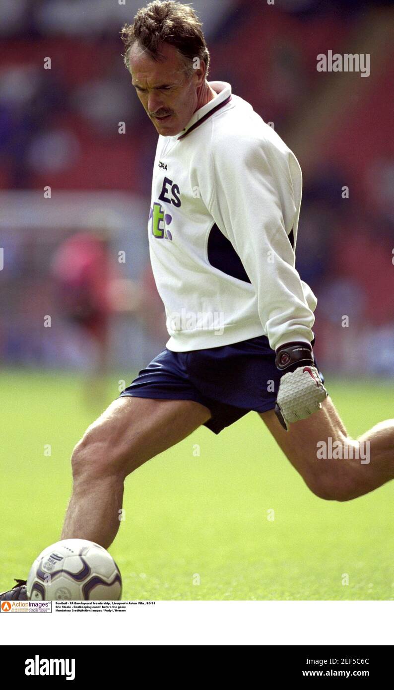 Goalkeeping coach eric steele hi-res stock photography and images - Alamy