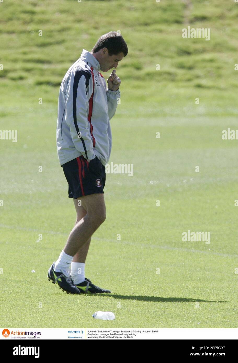 Roy keane sunderland training hi-res stock photography and images - Alamy