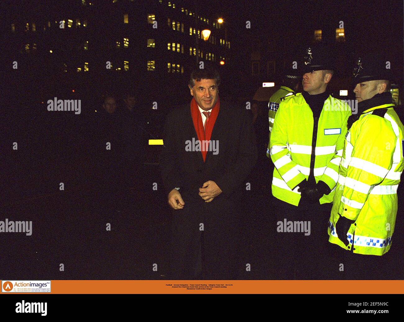Arsenal vice chairman david dein arrives hi-res stock photography and ...