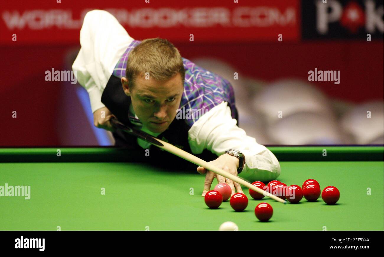 Stephen hendry the masters wembley arena hi-res stock photography and ...