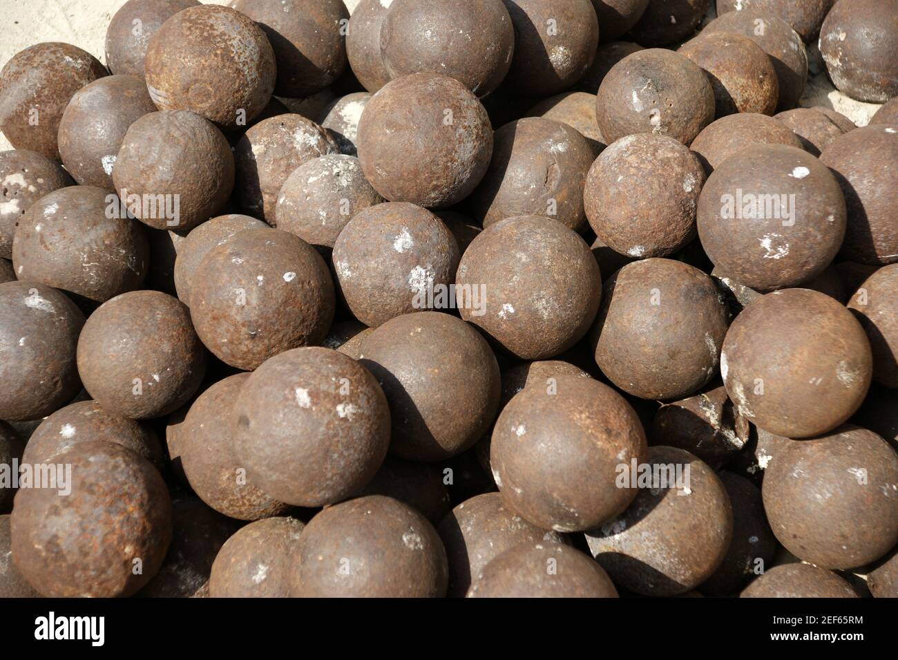 old cannon balls Stock Photo - Alamy