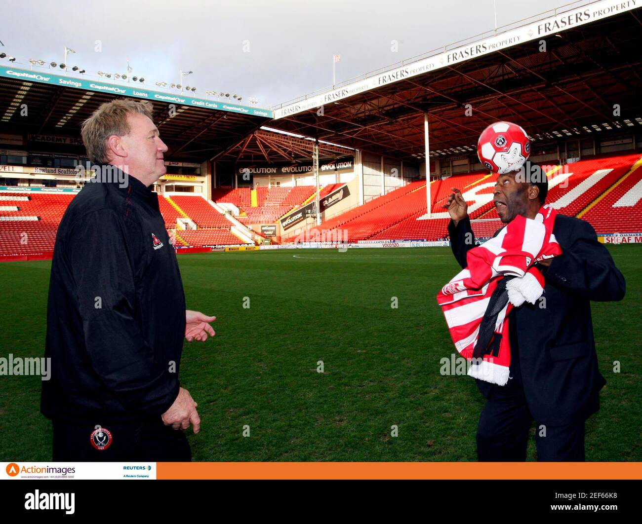 Tony currie sheffield united hi-res stock photography and images - Alamy