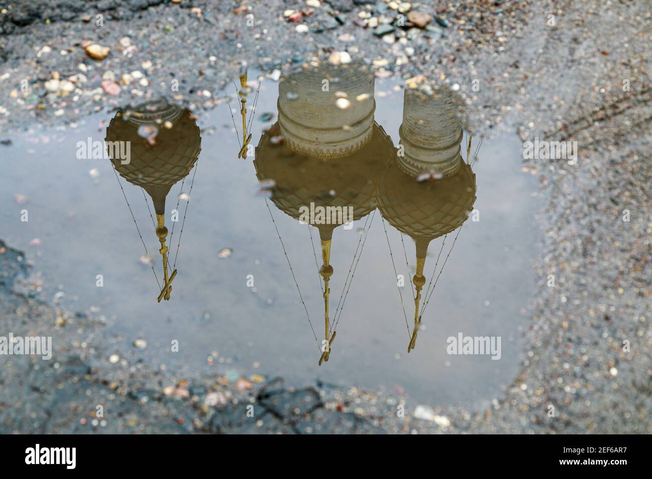 Puddle reflection in road hi-res stock photography and images - Alamy