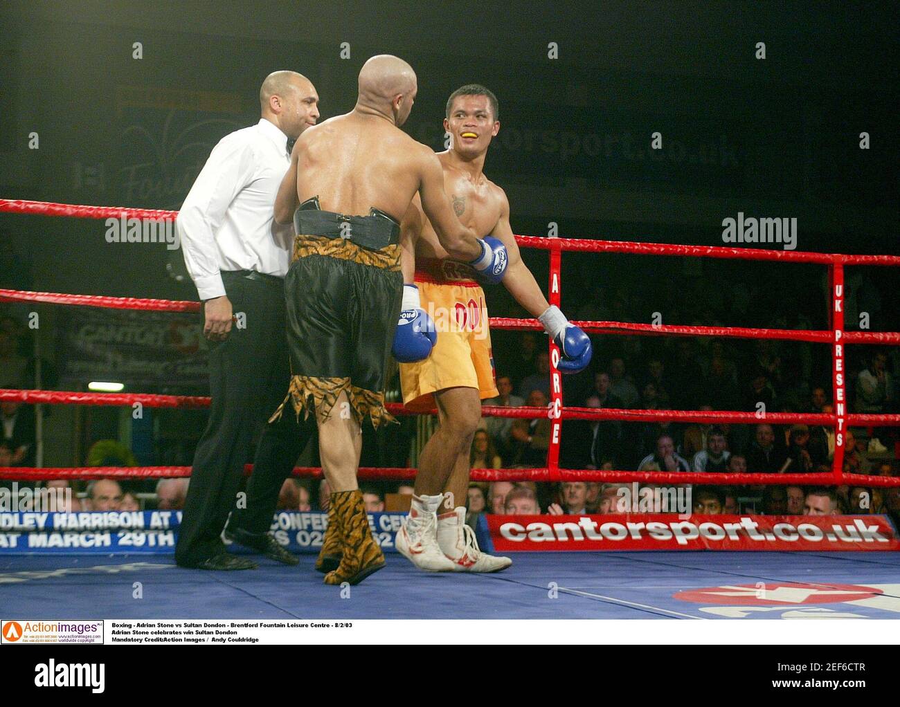 Brentford fountain hi-res stock photography and images - Alamy