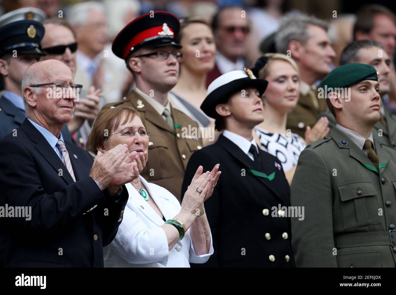 Sir bobby charlton wife hi-res stock photography and images - Alamy