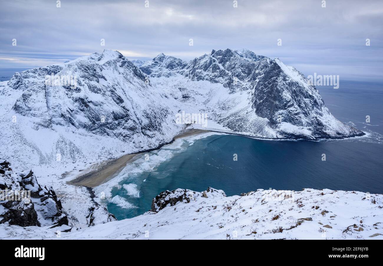 Winter views from Ryten summit (Lofoten, Norway) ESP: Vistas invernales ...
