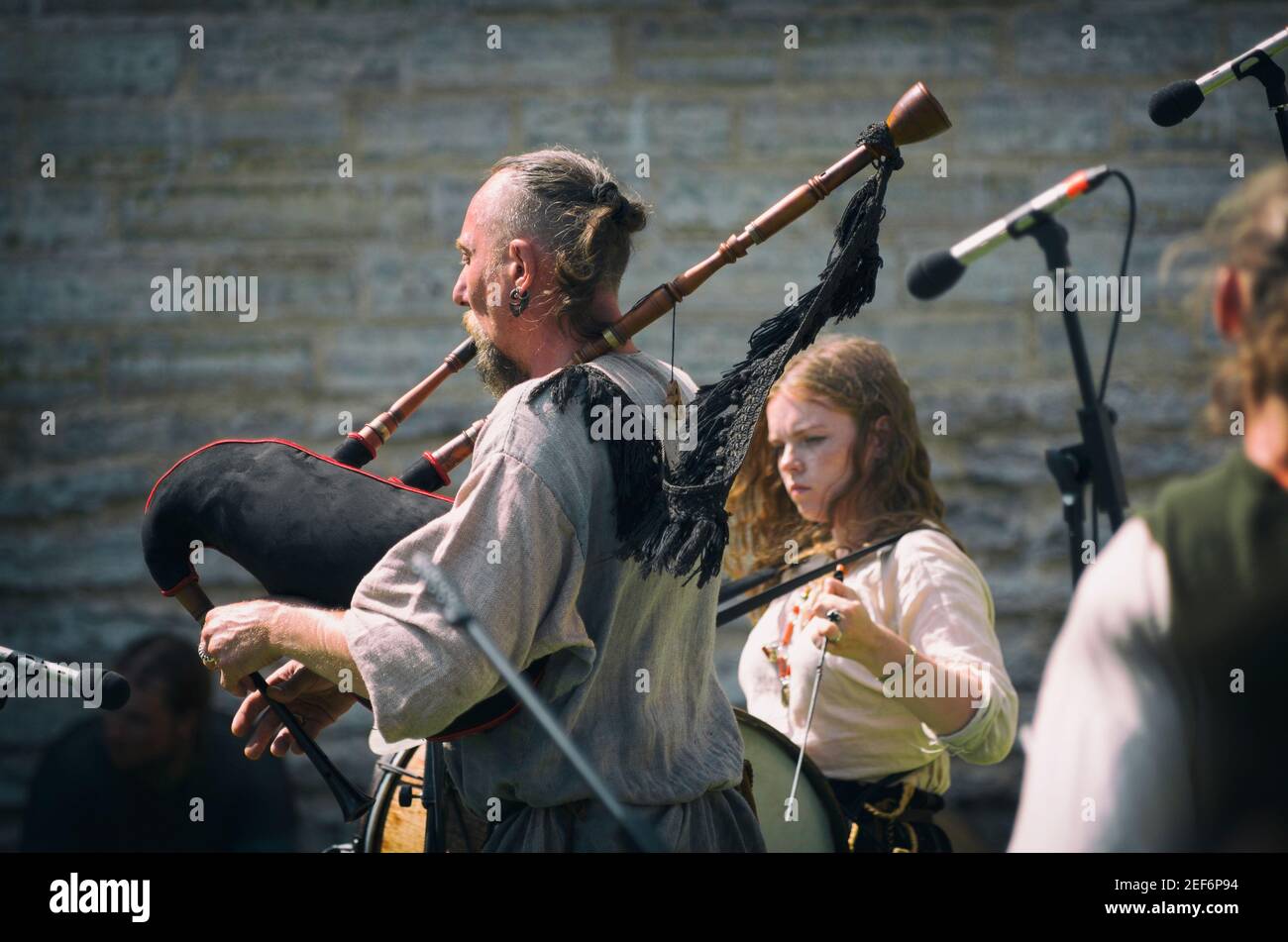 Medieval uniform hi-res stock photography and images - Alamy